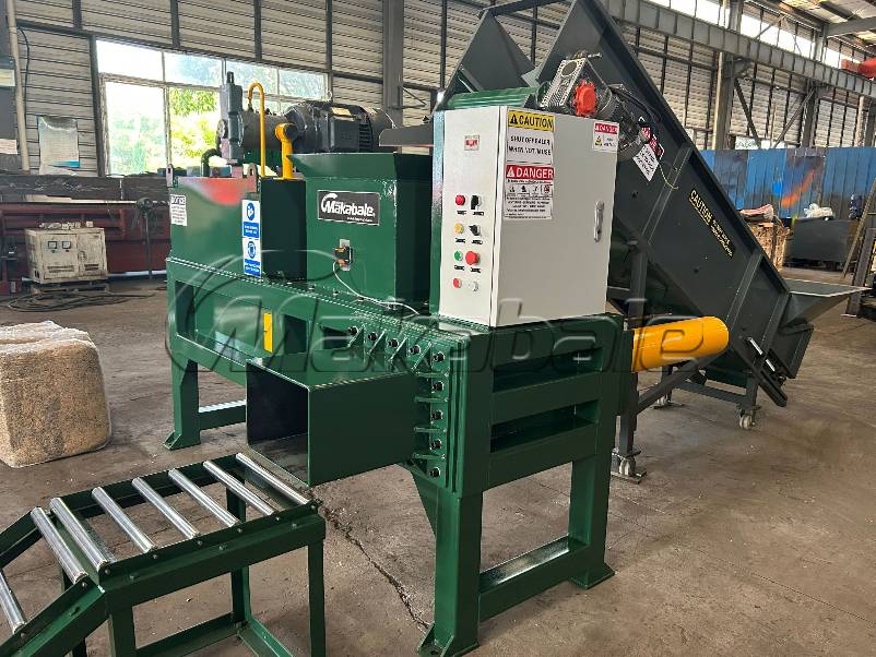 Heavy Duty Bagging Baler | Haylage Baler | Animal Bedding Baler ...